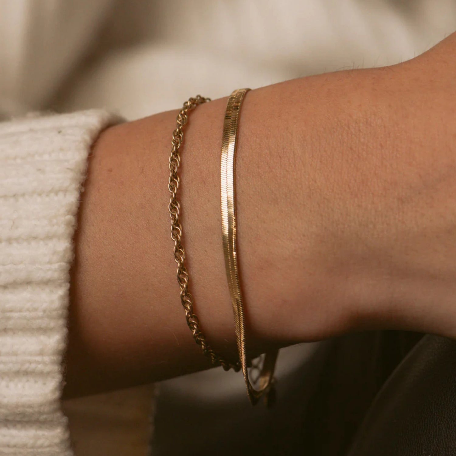 Choosing the ideal size for your bracelet: the complete guide • AGLAIA ...